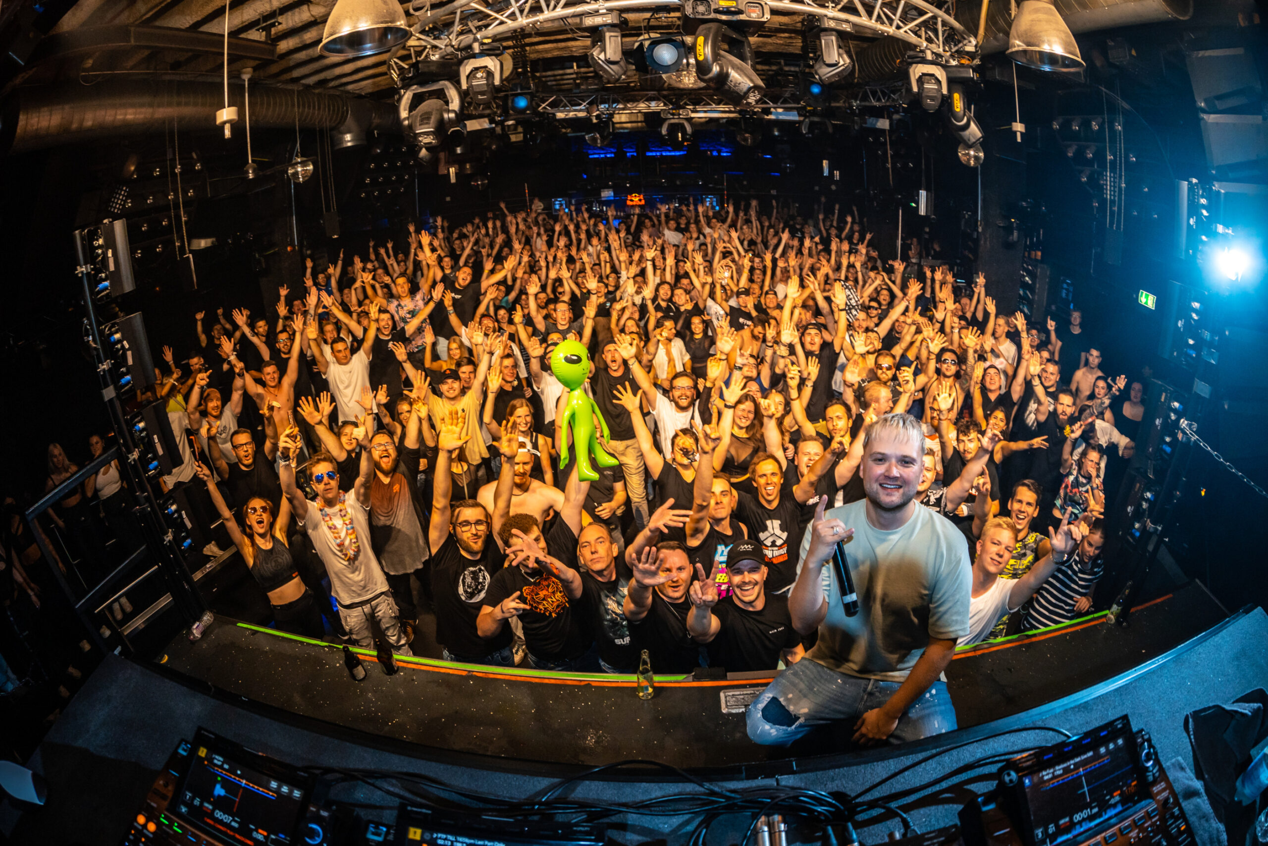 Warface Club Run | Proton Stuttgart - MUSICAL MADNESS Warface Club Run | Proton Stuttgart - MUSICAL MADNESS